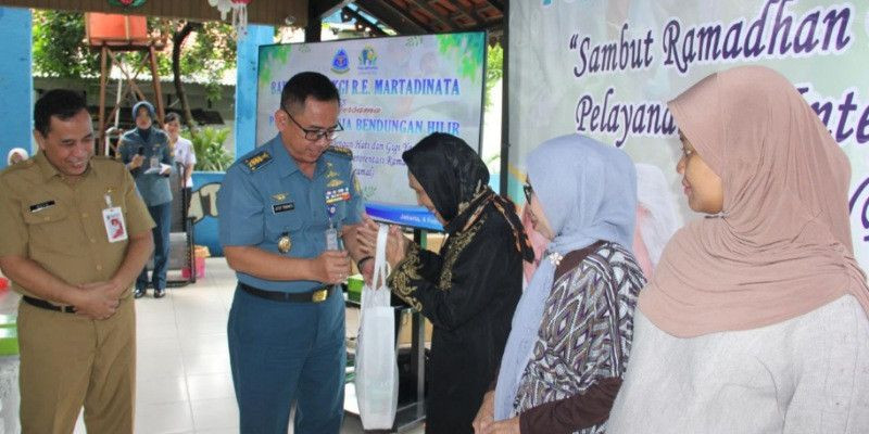 Ladokgi TNI AL Gelar Bakti Kesehatan Lansia di RPTRA Taman Guntur